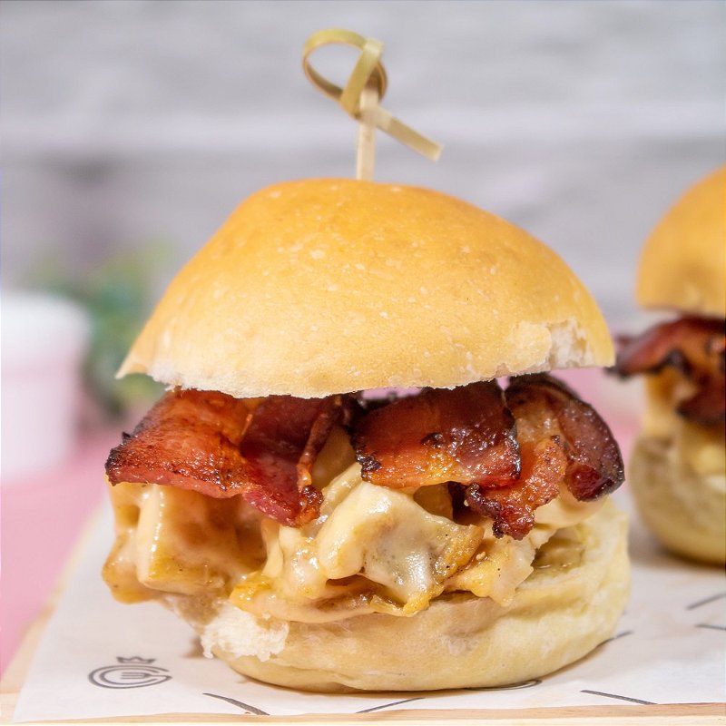 Mini Sanduíche - Frango Bacon - Caixa Gourmet - Comemore do seu jeito