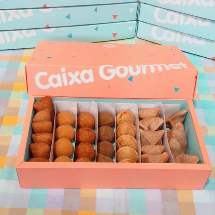 Caixa Mix Salgados Vegetarianos - Caixa Gourmet - Comemore do seu jeito