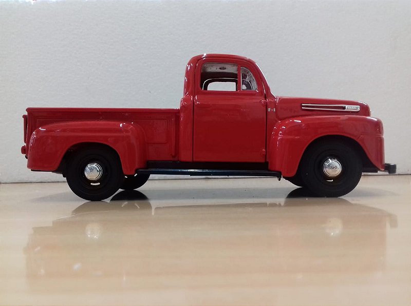 Maisto - Ford F-1 Pickup 1948 - 1/25 - HTC - MODELISMO