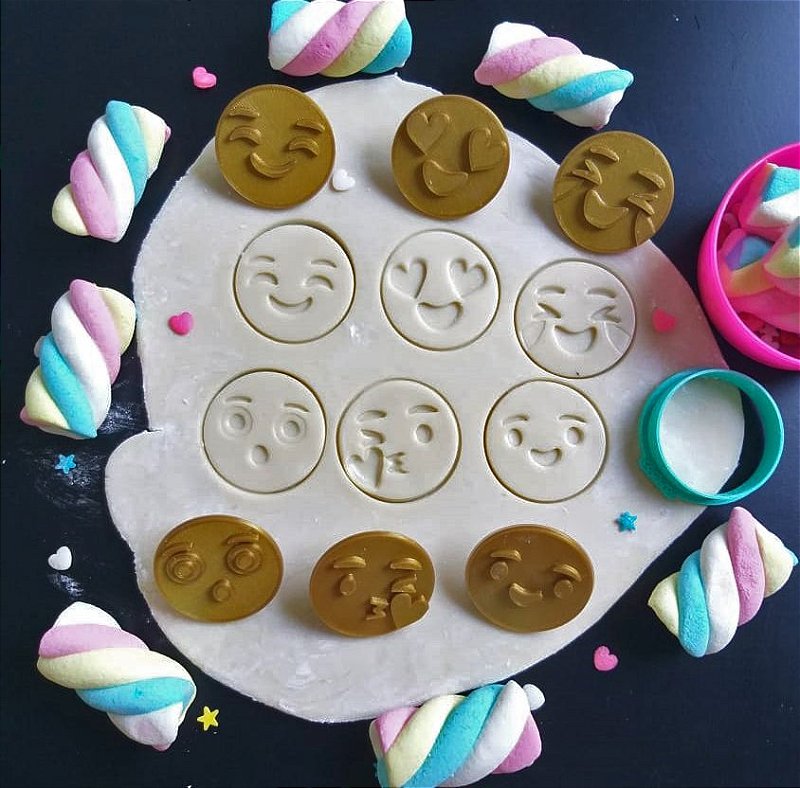 KIT EMOTICONS / EMOJIS | Cortador + Carimbos | 4 cm - COOKTOY ...