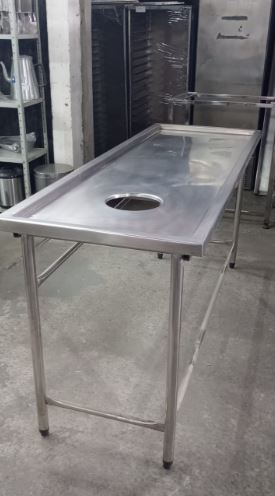 MESA LISA EM INOX 304 - 1900x700x850 MM C/ REBAIXE NO TAMPO E FURO PAR ...