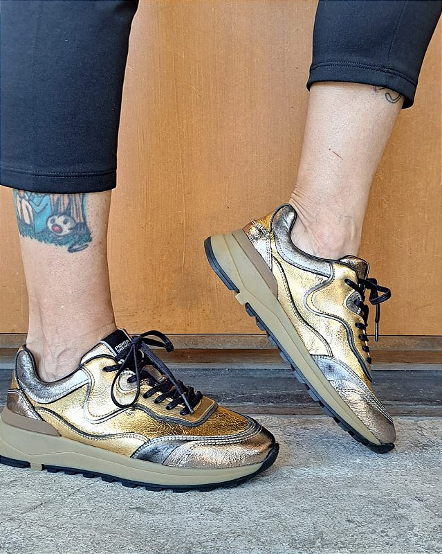 TÊNIS RETRÔ METALIZADO GOLD EM COURO - azulcobalto
