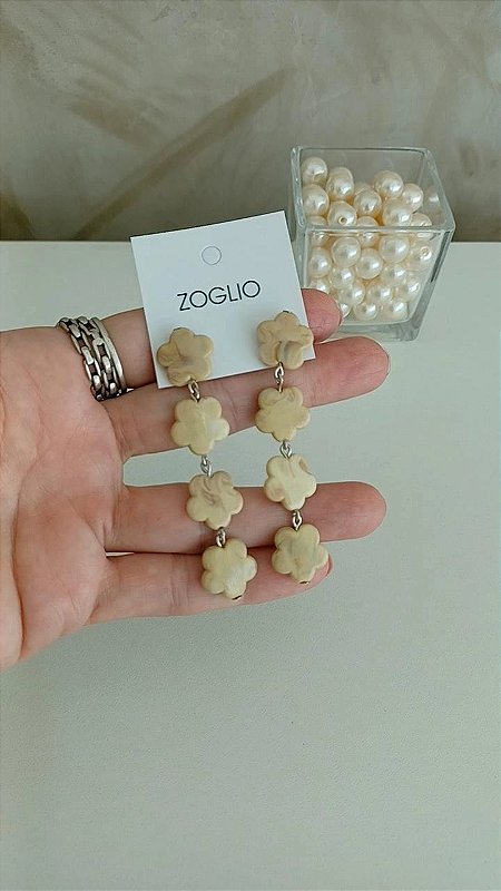 Brinco 4 flores resina - BR551 - Zoglio Acessórios