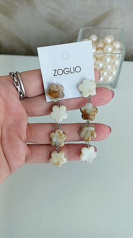 Brinco 4 flores resina - BR556 - Zoglio Acessórios