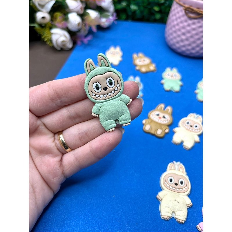 Aplique Emborrachado Labubu Verde - Unidade - Encontro das Fitas