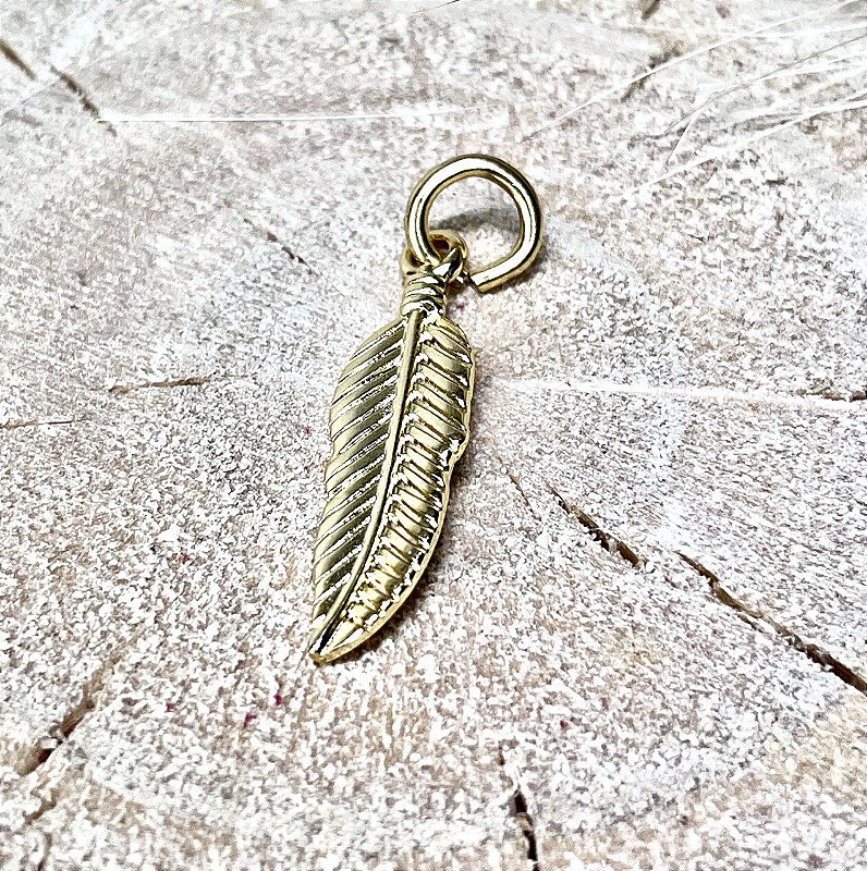 Pena Gold Pequena - Déa Fios de Crochê