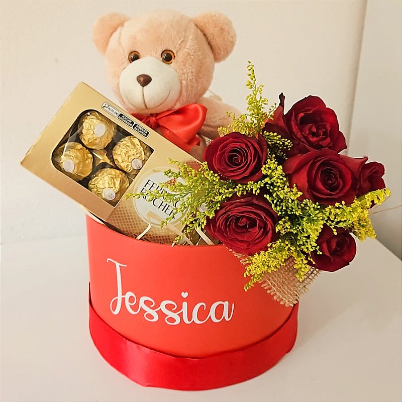 Uma caixa box personalizado com flores chocolate e pelucia - Vitória ...