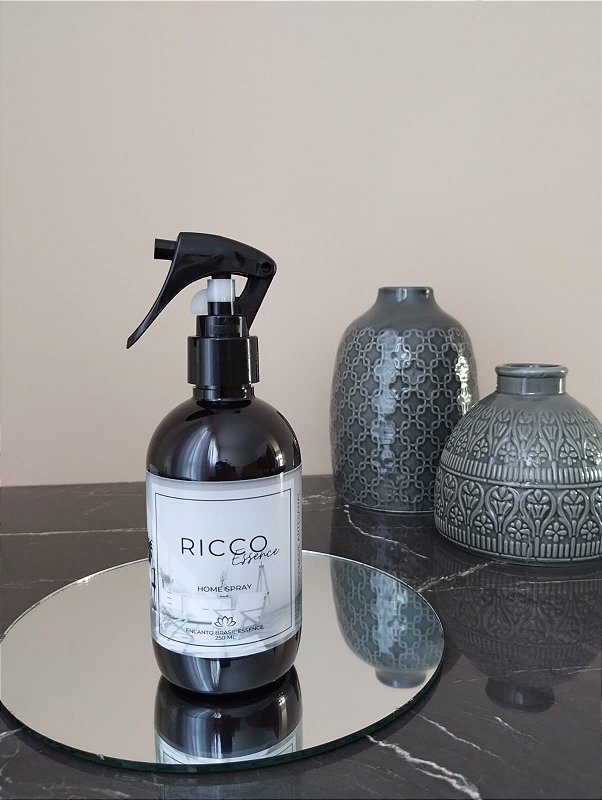HOME SPRAY RICCO ESSENCE - Encanto Brasil Essence | Criando uma atmosfera diferente na sua vida!