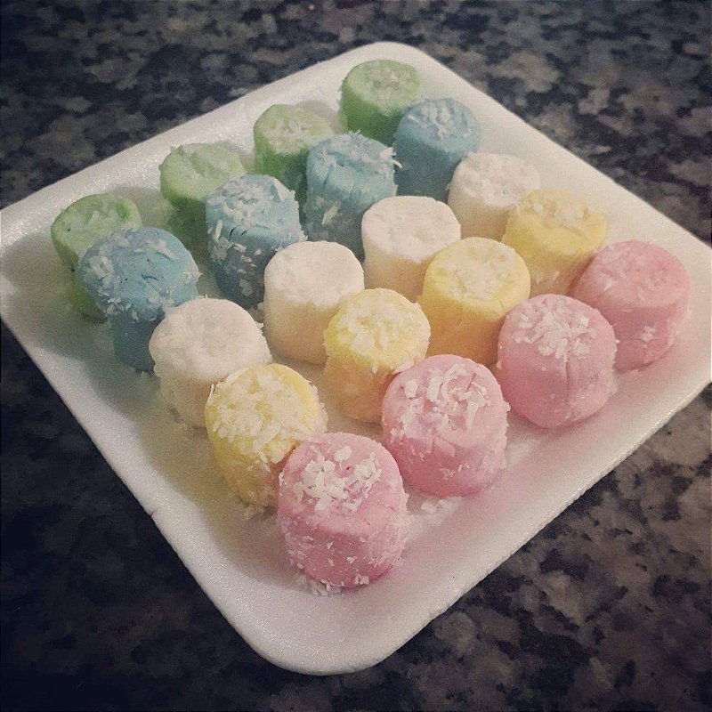 Kg da bala de coco tradicional redonda feita na mão, colorida com coco ...