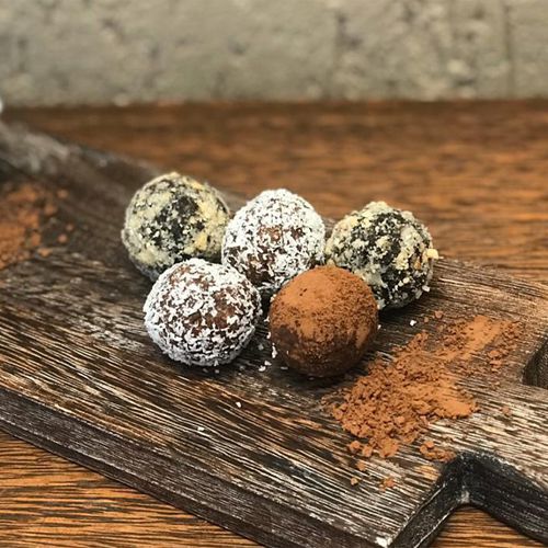 Mix de trufas - Coco, Castanhas e Cacau (5 unidades) | Casa L'amary ...