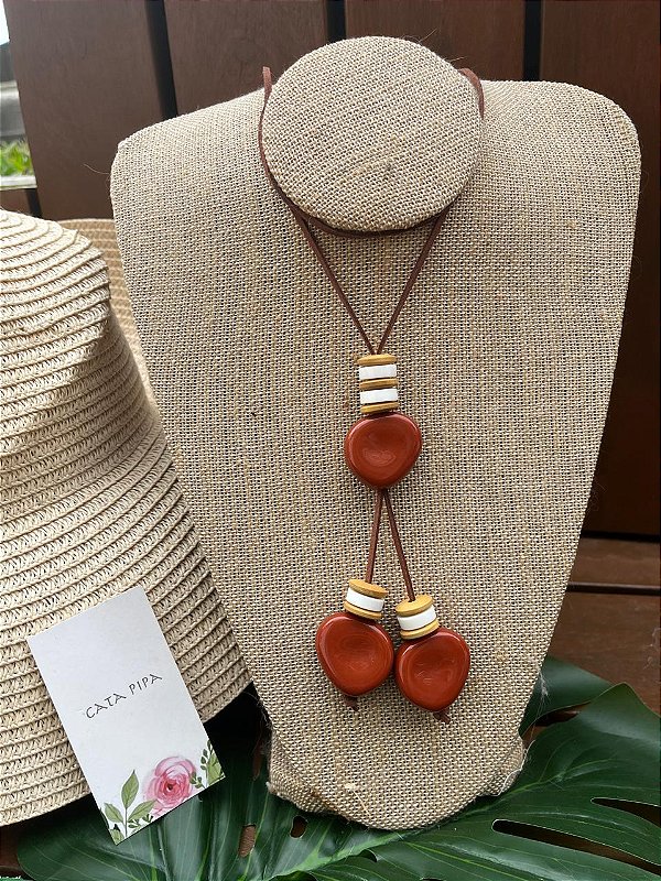 Colar 3 coraçoes - Cata Pipa