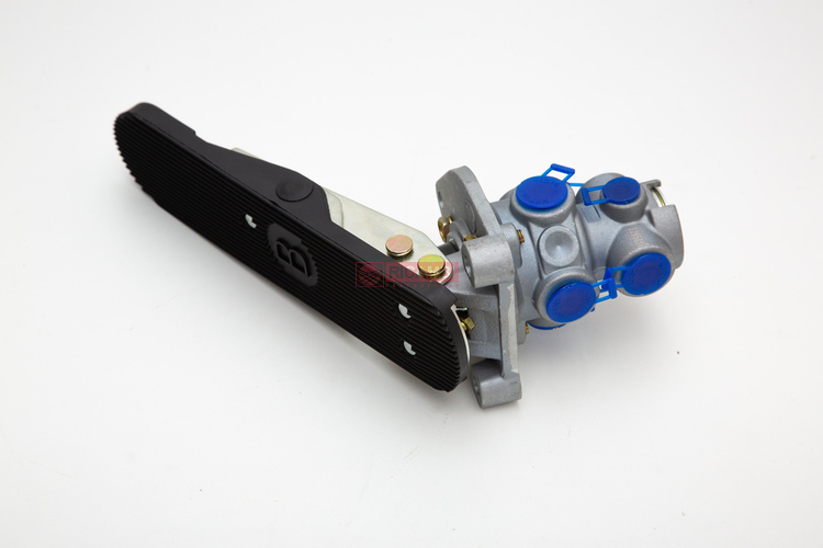 VALVULA C/PEDAL 2R0617 - Ricambi Tratorpeças