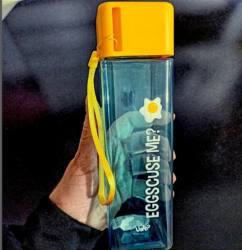 Garrafa Block Eggscuse-me Azul 500ml - Um pedacinho da Disney