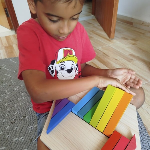 Painel Sensorial Colméia - Barras Horizontais - bibiai