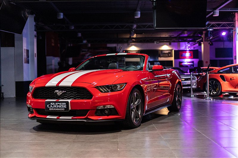 Ford Mustang V6 Conversível - Viva essa Experiência