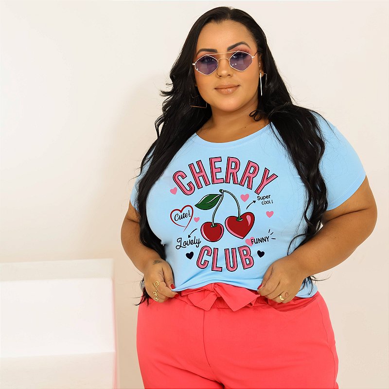T-SHIRT PLUS SIZE CHERRY CLUB DTF AZUL BEBÊ XG - Dallas T-shirts