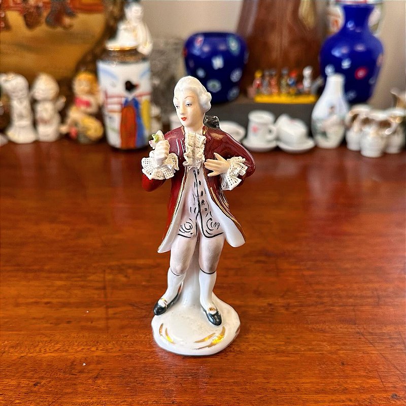 Bibelô em fina porcelana. - Dônama Antiquário