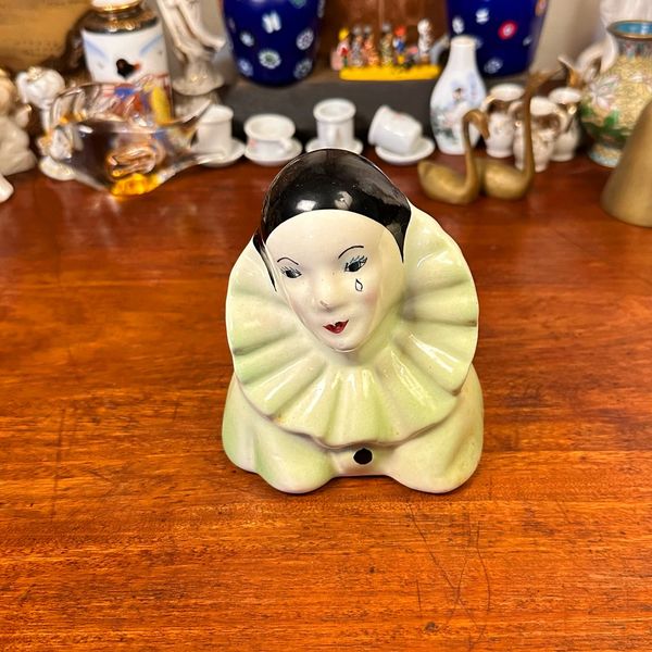 Bibelo em porcelana Colombina - Dônama Antiquário