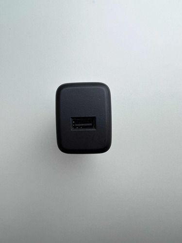 Entrada Botão Usb Console Tracker 2020 A 2023 13536589 - VF Auto Peças