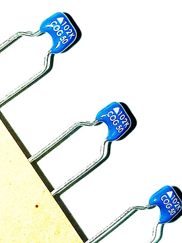 Capacitor Multicamada 1NF/50V C0G 10% 0,5MM B3797T5102 K 30 FITADO ...