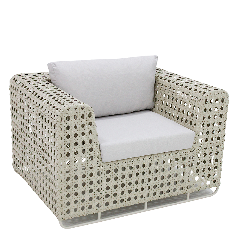 Poltrona Individual Modelo Fúcsia em Fibra e Alumínio Área Externa ...