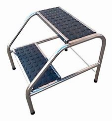 Escada 2 Degraus Inox com Friso Inox - HospitaMais