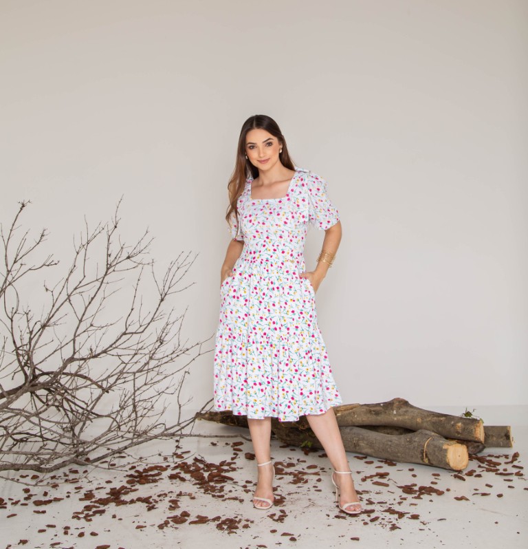 Vestido em Crepe Jati Floral Rosa Valentina Sirrah - Yuli's Store o melhor da moda feminina