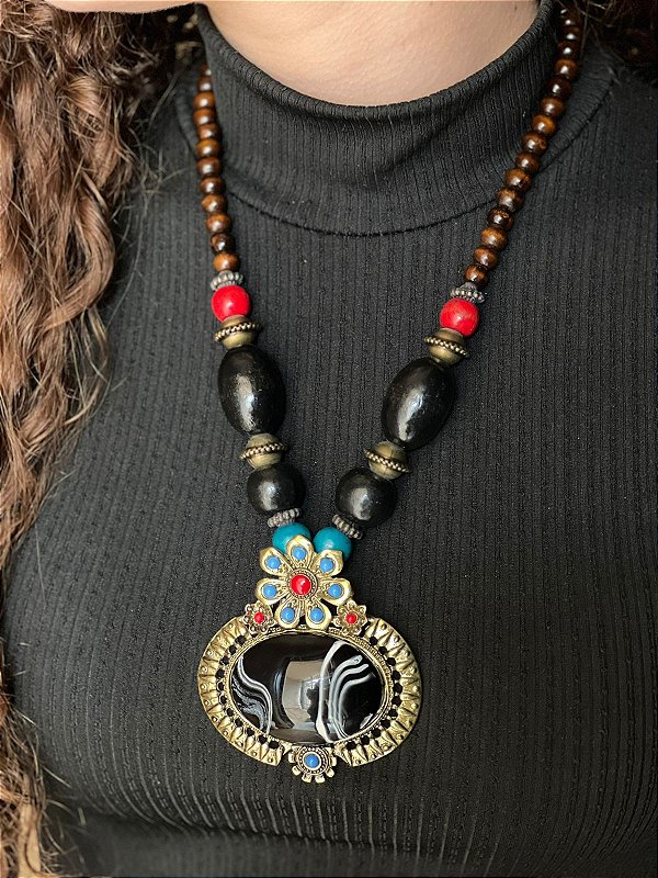 Colar - Resina e Metal - Preto - Marrocos For You | Decoração e ...