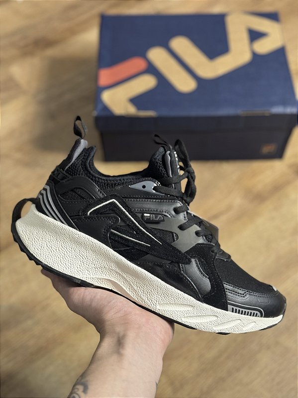 FILA FLOAT HALL (Black/white) - Corre de Rua