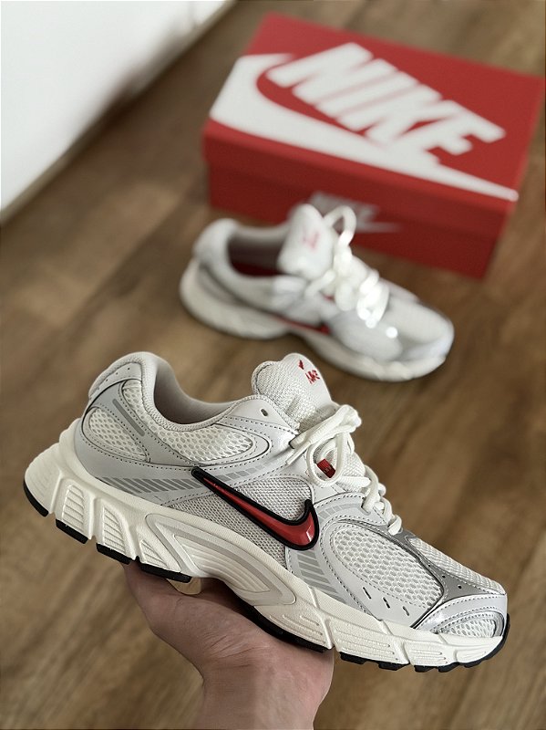 NIKE V5 RNR (Fire Red) - Corre de Rua