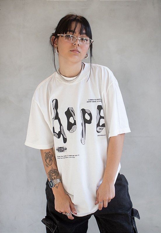 Camiseta Boyfriend Dope Off White | Madalena Wear - MADALENA