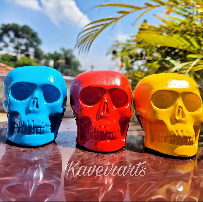 Caveira Simples com Cores Variadas (Pequena) - Kaveirarts