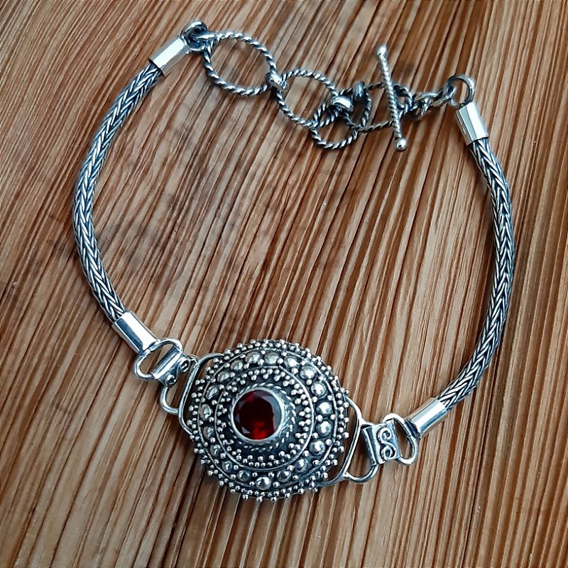 Pulseira Indiana em Prata 925 e Granada - Aroeira Pratas