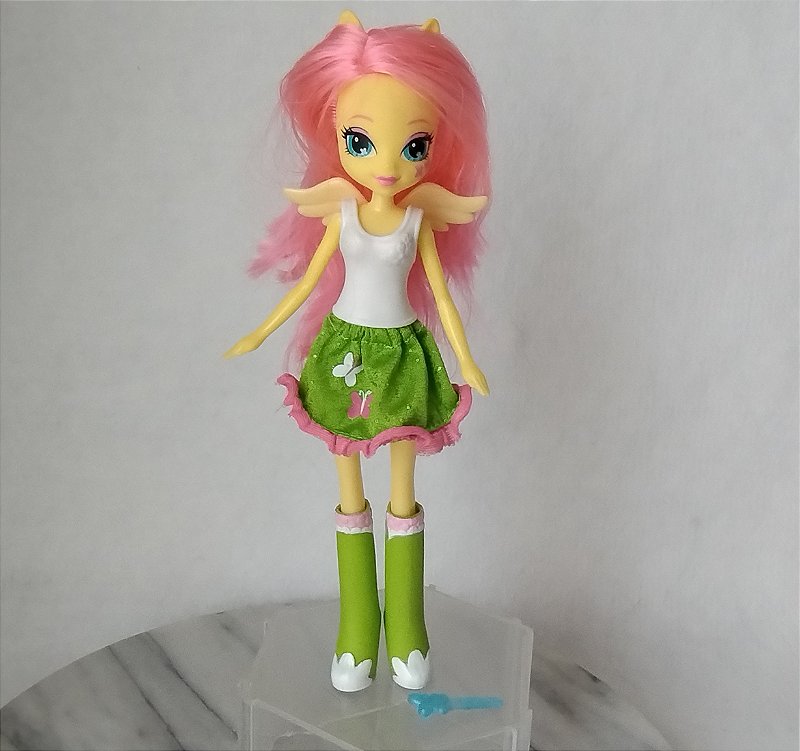 Boneca my little pony equestria girls Fluttershy usada 23 cm - Taffy Shop - Brechó de brinquedos