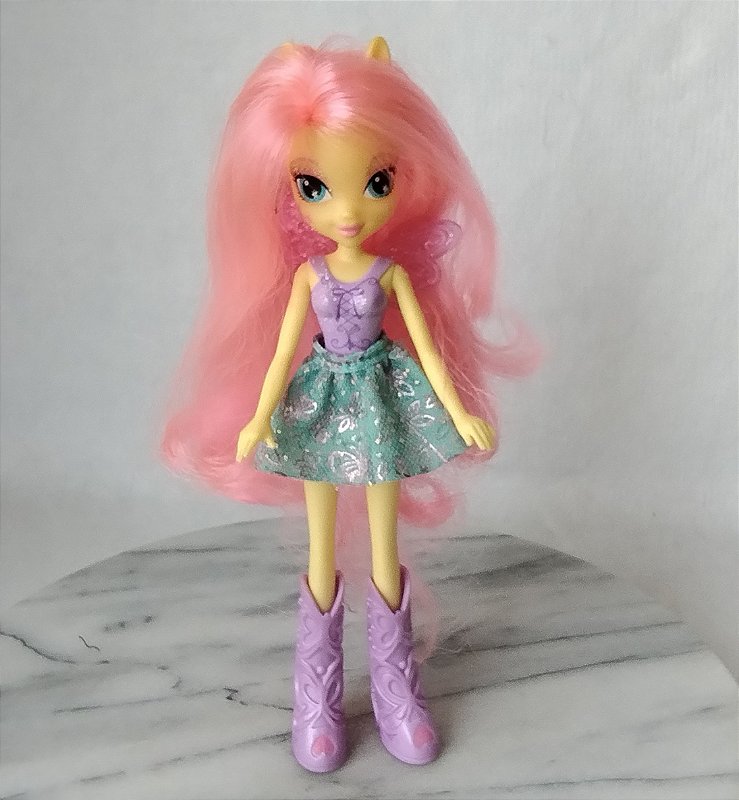 Boneca my little pony Equestria girls Fluttershy 2021, 23cm - Taffy Shop - Brechó de brinquedos