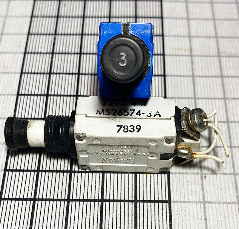 DISJUNTOR 3 AMP - MS26574-3A - Fibraer