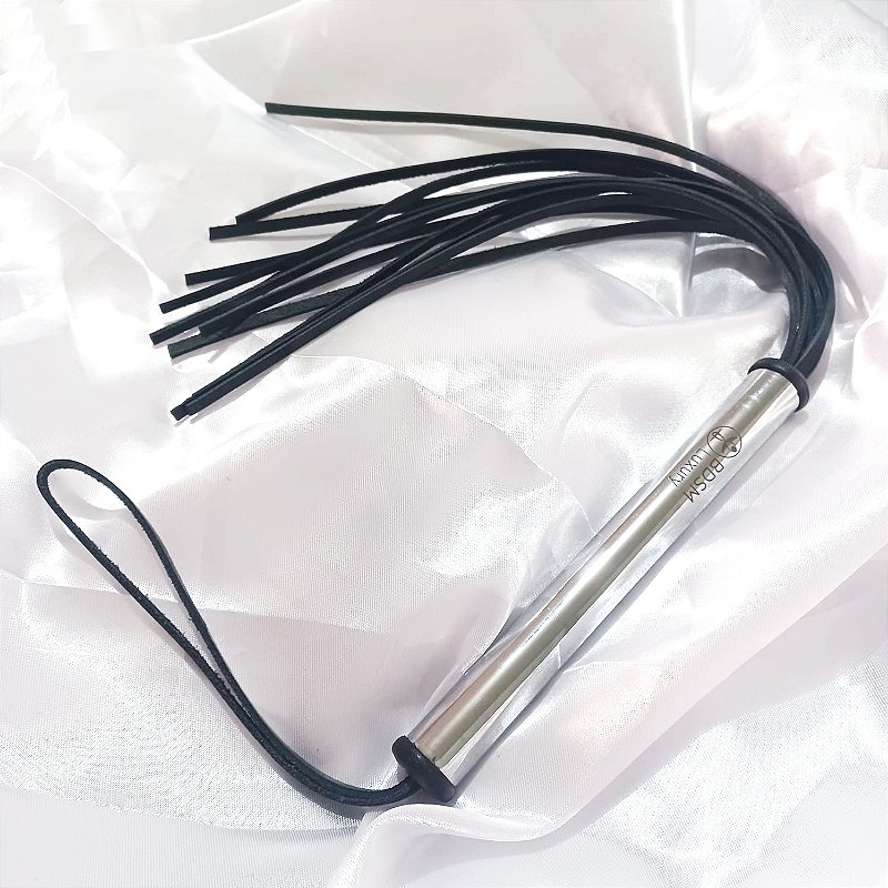 Flogger Smart com Cabo Cromado | Precisão e Estilo | BDSM Luxury - BDSM ...