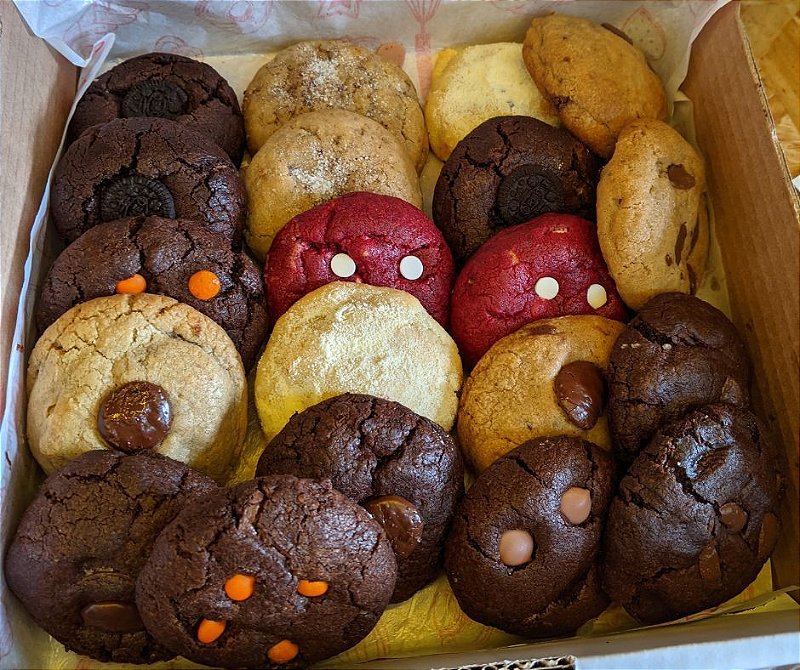 Caixa com 21 cookies - Smile Town Cafe - Cookies & Sweets